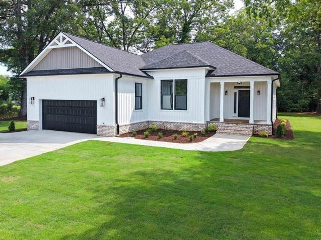 206 Hamilton St, Williamston, SC 29697