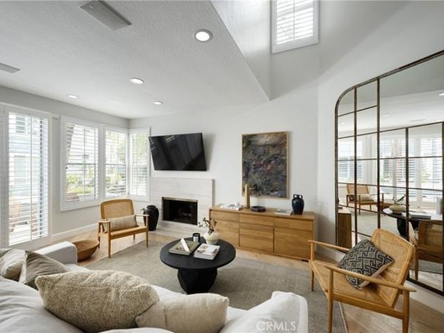 206 Hartford Dr, Newport Beach, CA 92660