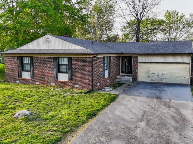 206 Hilltop Dr