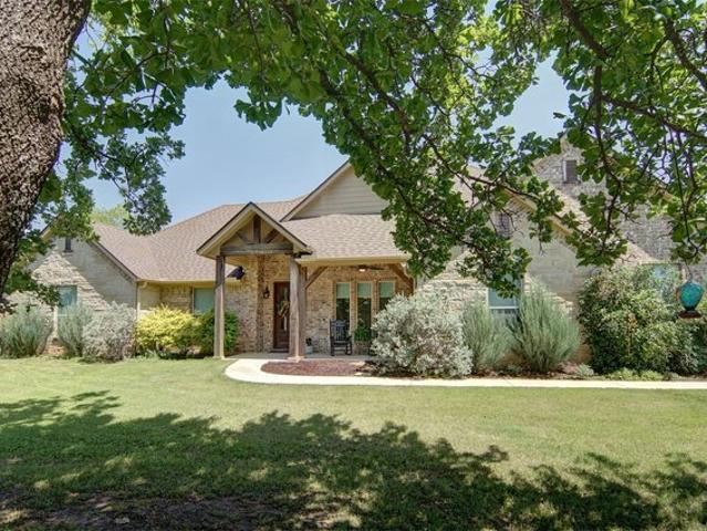 206 Oak Tree Ct, Poolville, TX 76487
