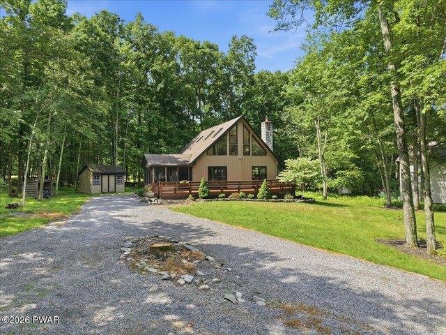 206 Oakenshield Dr, Tamiment, PA 18371