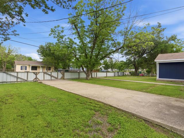 206 Oscar St