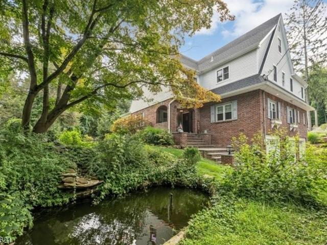 206 Long Hill Rd, Oakland, NJ 07436
