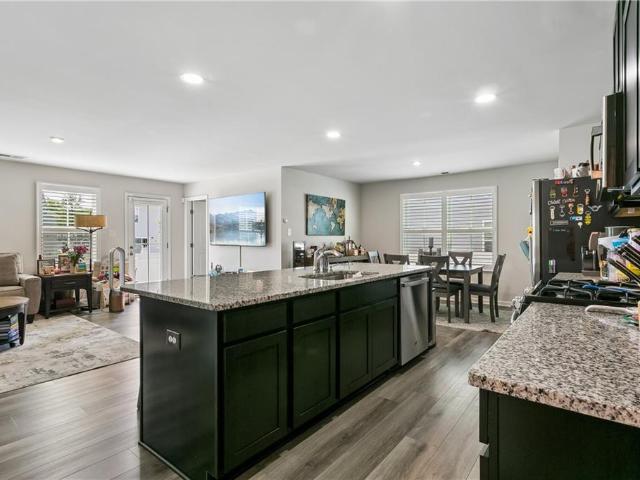 206 Lorraine DR