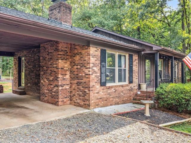 206 Laura Road