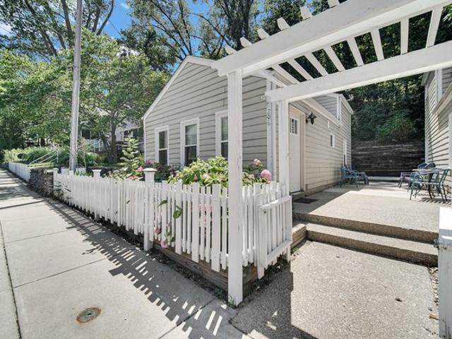 206 Lake Ave, Michigan City, IN 46360