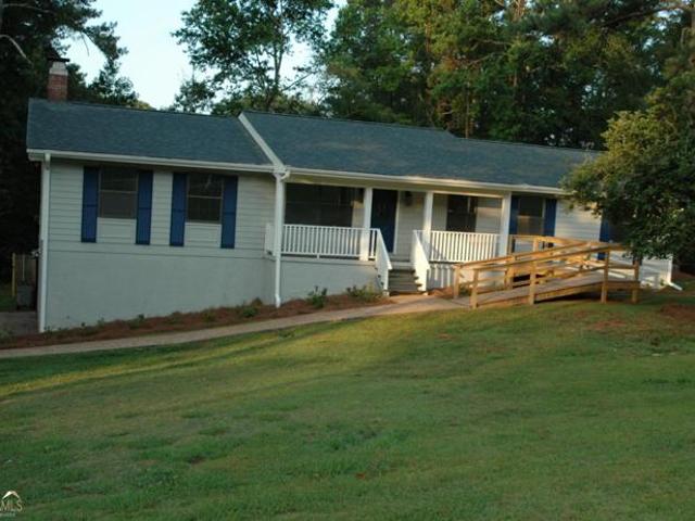 206 Lake Forest, Lagrange, GA 30240