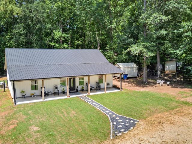 206 Lake Oglethorpe Drive