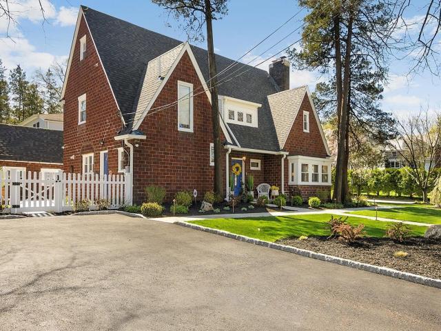 206 Lakeview Ave