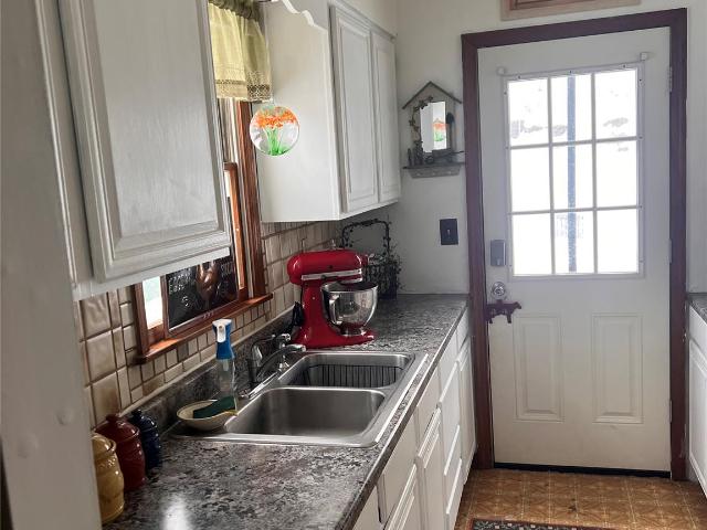 206 Lakeview Road