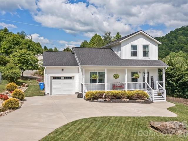 206 Linsonwood Rd, Waynesville, NC 28786