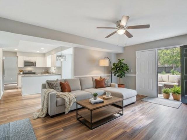 206 Lynton Court
