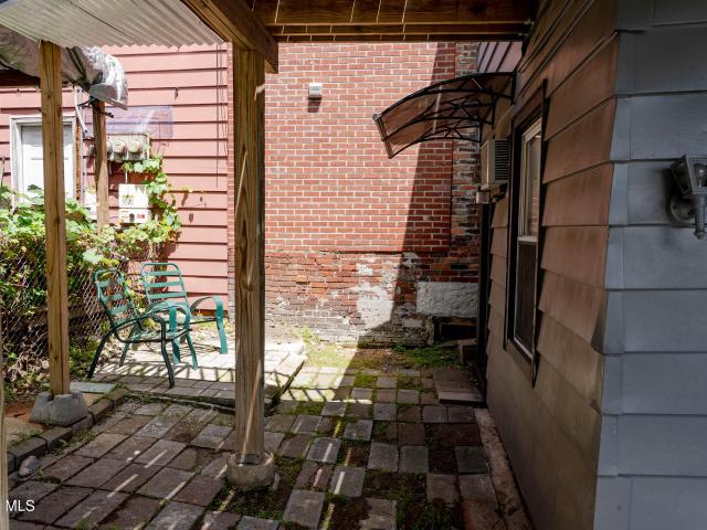 206 Mohawk Street