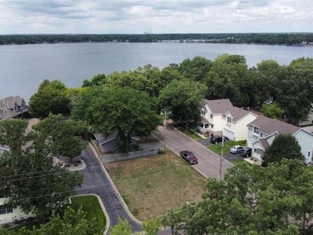 206 Montana Ave, Big Lake, MN 55309