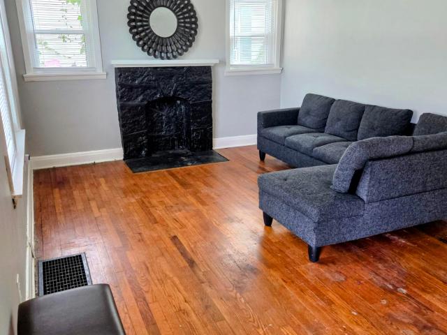 206 Moren Road