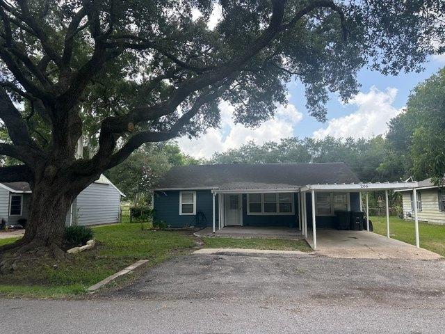 206 McLemore Dr, Alvin, TX 77511