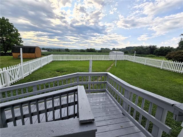 206 Meadowview Dr