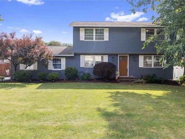 206 Merriwether Dr, Syracuse, NY 13219