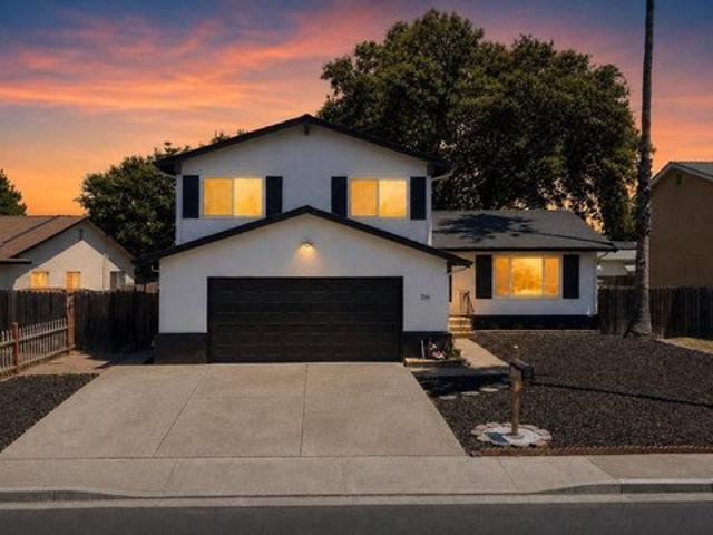 206 Millbrook Way, Vacaville, CA 95687