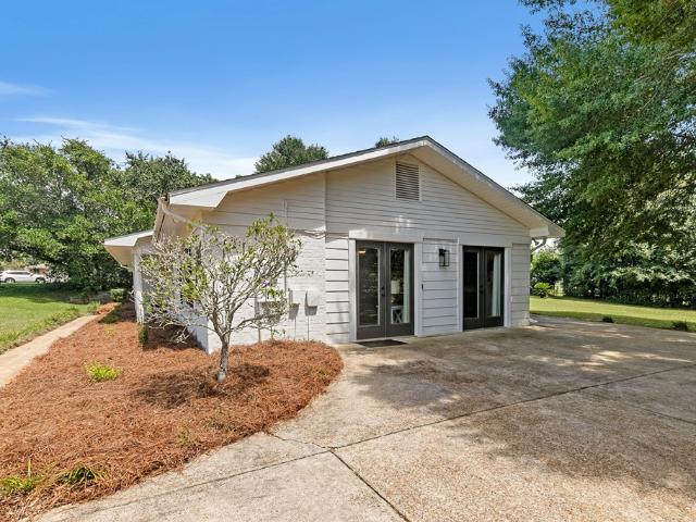 206 N Valley Hill Drive