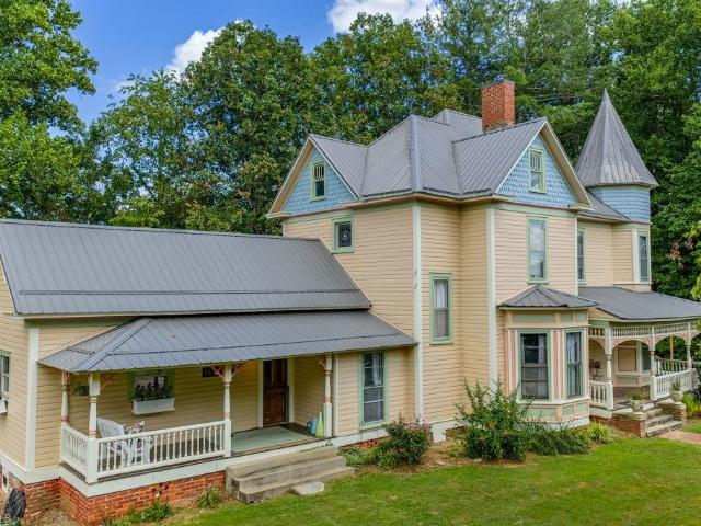 206 N Brook St, Wilkesboro, NC 28697 | MLS #1202 | Compass
