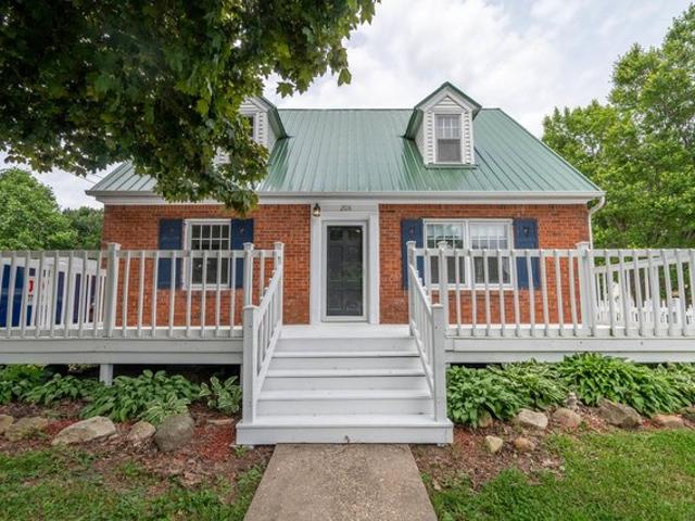 206 N Mulberry St, Mount Morris, IL 61054