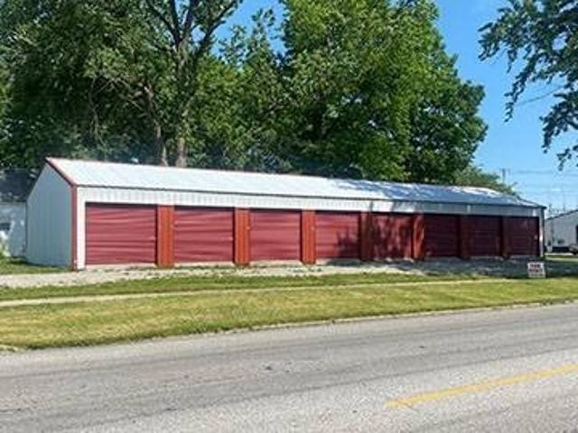 206 NW 7th St, Fairfield, IL 62837