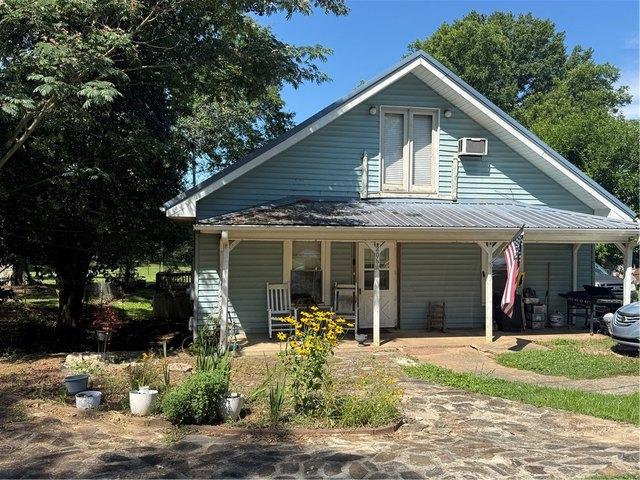 206 S 8th St, Easley, SC 29640