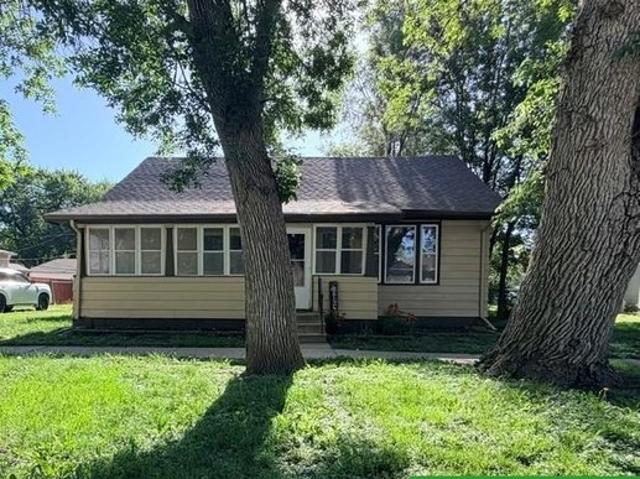 206 S 2nd St, Cedar Bluffs, NE 68015