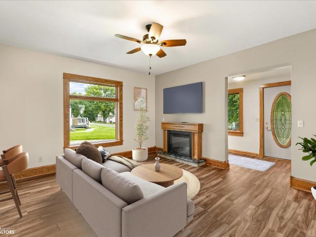 206 S 3rd Street