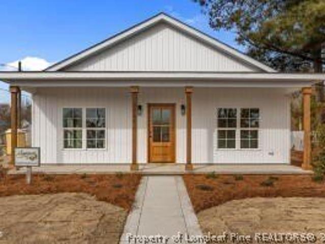 206 S Wall St, Benson, NC 27504