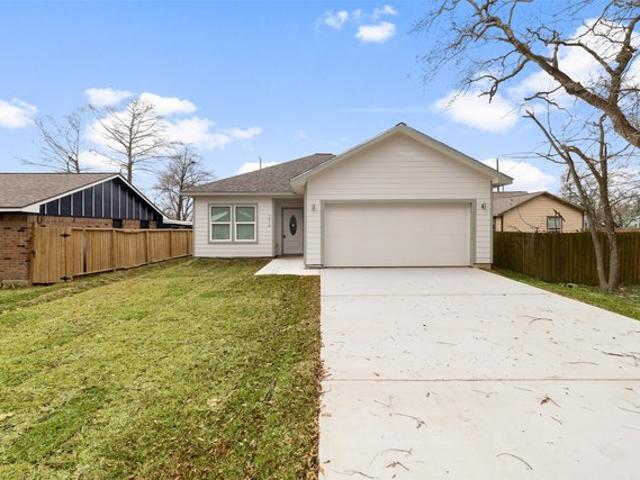 206 S Brownell St, La Porte, TX 77571