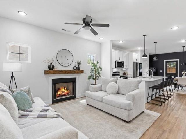 206 S Darden St, Kenly, NC 27542