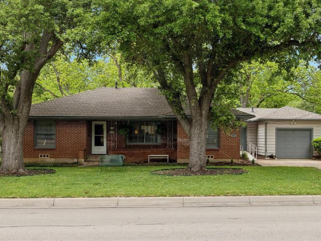 206 S Davis Dr, Arlington, TX 76013 | MLS #21245 | Compass