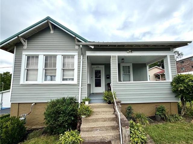 206 S Jefferson St, Connellsville, PA 15425