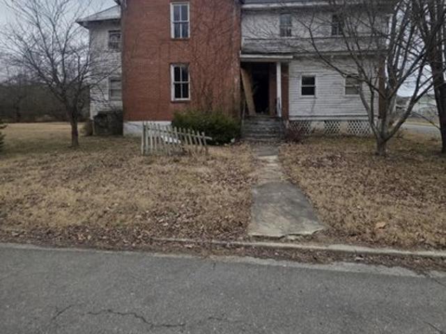 206 S Jefferson St, Pulaski, VA 24301