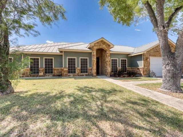206 S Sixth St, Woodsboro, TX 78393
