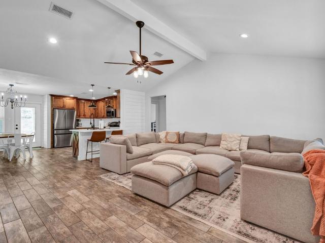 206 Southern Oaks Drive
