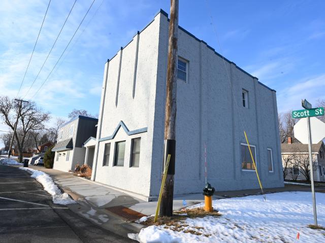 206 Scott Street S