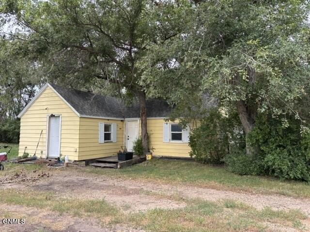 206 Shaw St, Medicine Lake, MT 59247