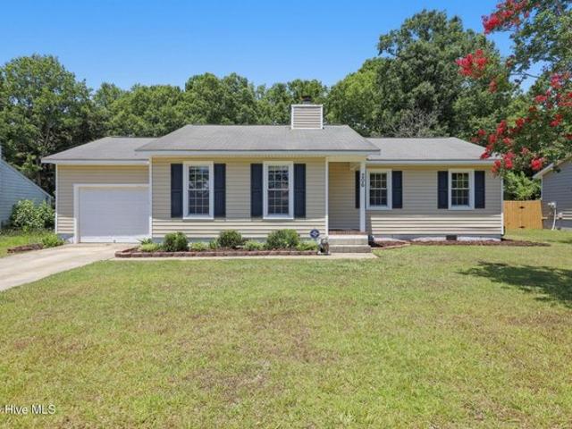 206 Spring Dr, Jacksonville, NC 28540