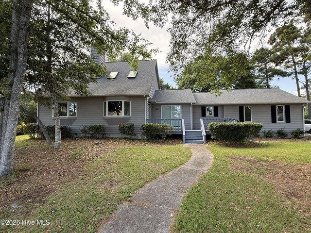 206 Spruce Dr, Morehead City, NC 28557