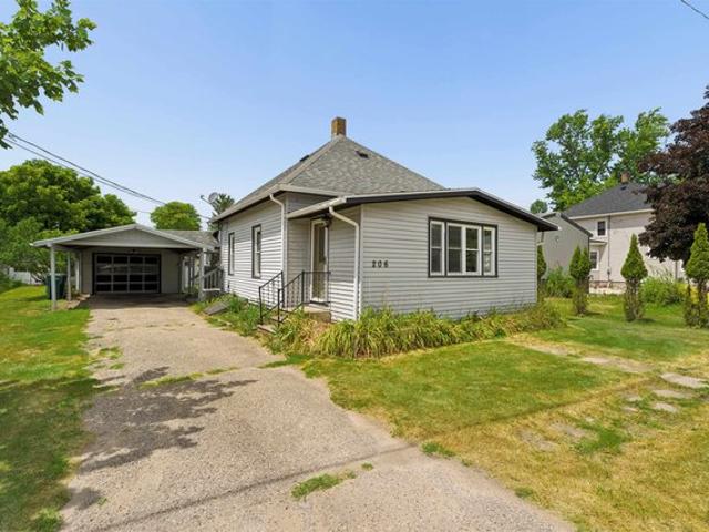 206 Steger St, Redgranite, WI 54970