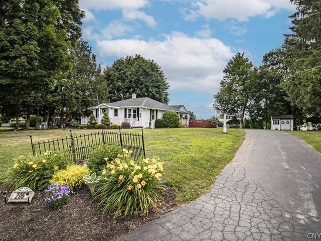 206 Stroud St, Canastota, NY 13032