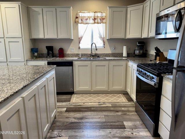 206 Sweetwater Dr, Yerington, NV 89447