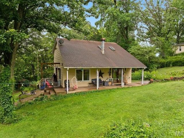 206 Pamela Dr, Belleville, IL 62223