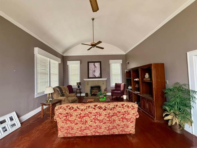 206 Park Pl