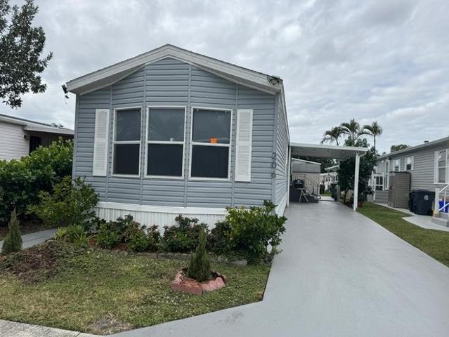 206 Plantation Blvd, Lake Worth, FL 33467