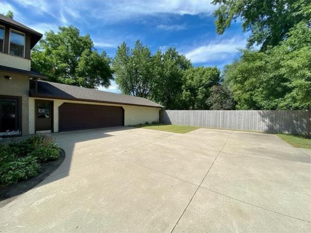 206 Pleasant Avenue W