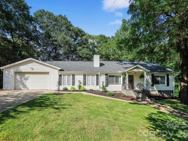 206 Price St, Mount Holly, NC 28120